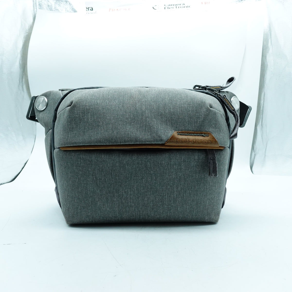 Pre-Owned Peak Design Everyday Sling 3L V2, Ash – Camera Electronic