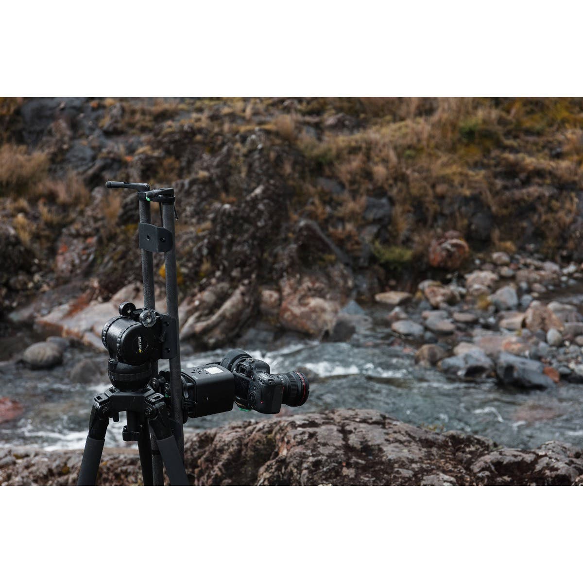 Syrp Magic Carpet Carbon Fibre Short Slider Track (600mm) – Camera ...